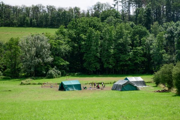 Tes alliés incontournables pour cet été : M./Mme Camp ! - Les Scouts
